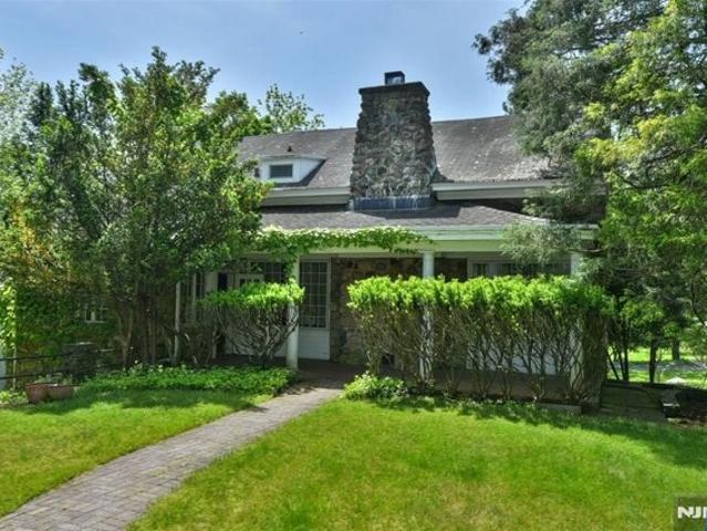 W Saddle River Rd, Upper Saddle River, Home For Sale