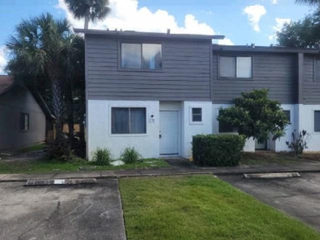 W Sandalwood Ct