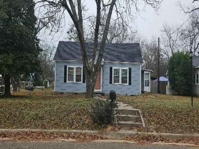 W Scott St