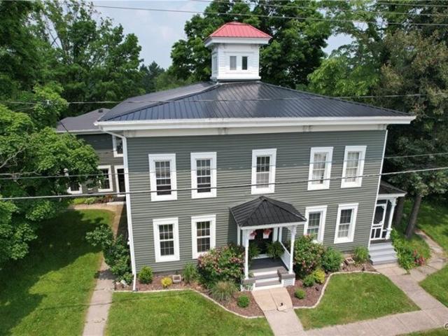 W Seneca Tpke, Syracuse, Home For Sale