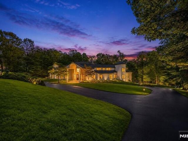 W Shore Dr, Kinnelon, Home For Sale