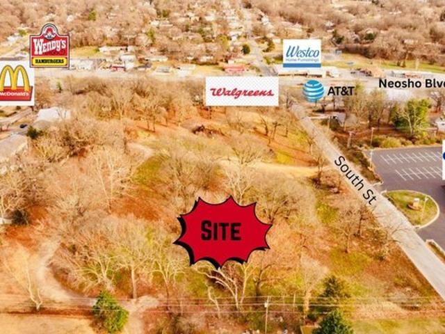 W South St, Neosho, MO 64850
