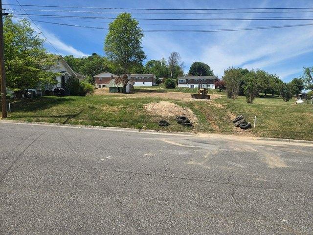 W Spiller St, Wytheville, VA 24382