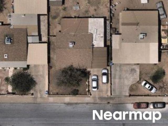 W Tamarisk St