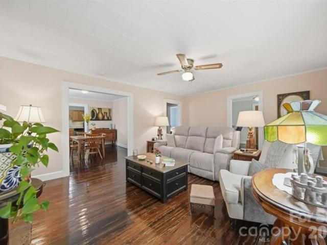 W Th St, Newton, Home For Sale