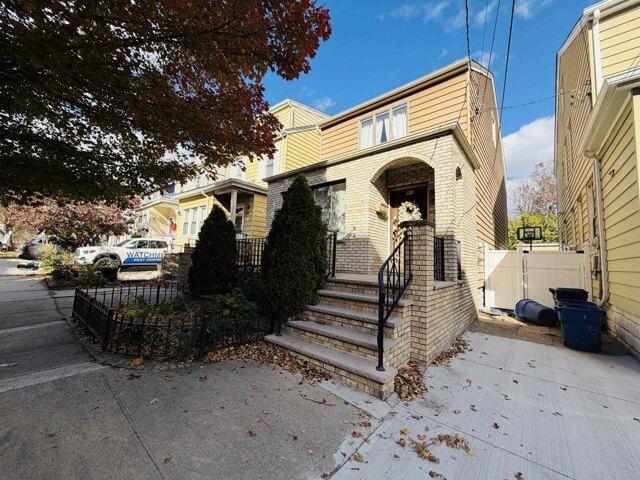 W Th St, Bayonne, Home For Sale