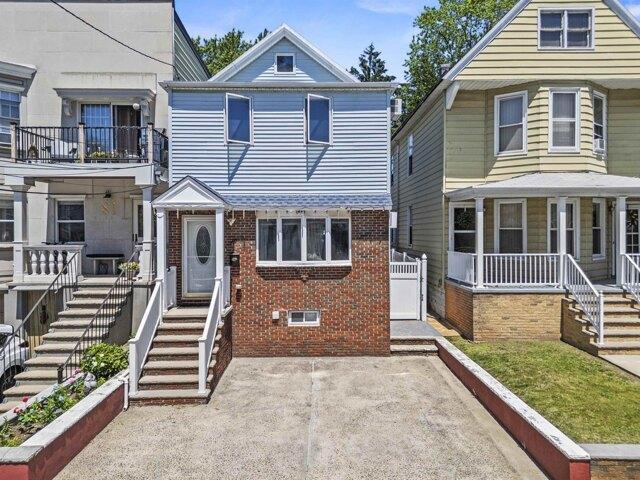 W Th St, Bayonne, Home For Sale