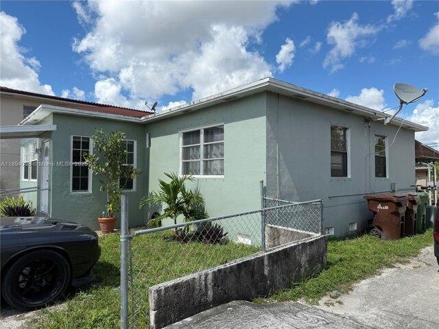 W Th St, Hialeah, Home For Sale