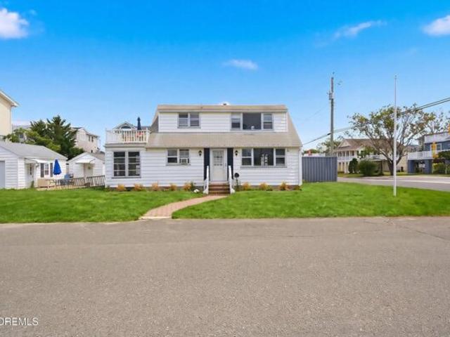 W Th St, Long Beach Township, Home For Sale
