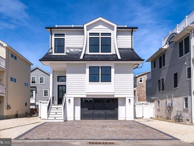 W Th St, Long Beach Township, Home For Sale