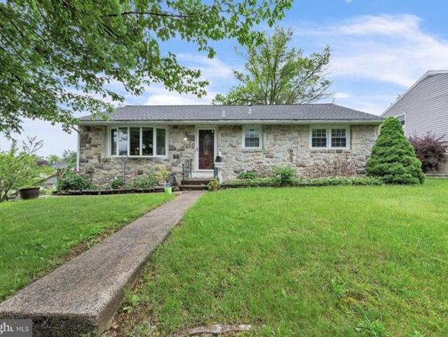 W Th St, Pottstown, Home For Sale