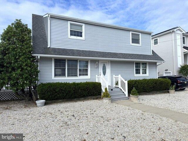 W Th St, Ship Bottom, Home For Sale