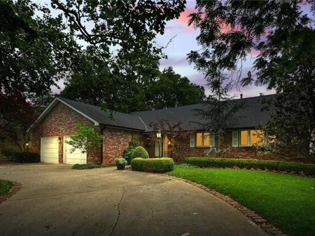 W Th Ter, Kansas City, Home For Sale