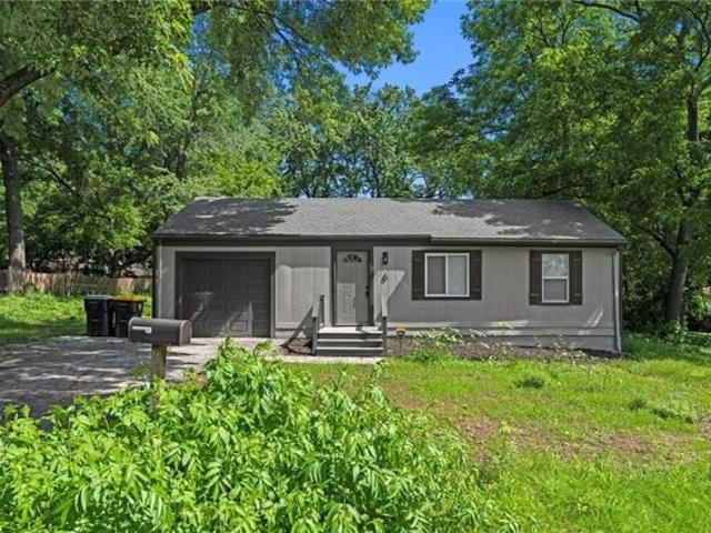 W Th Ter, Kansas City, Home For Sale