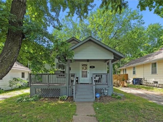 W Th Ter, Kansas City, Home For Sale
