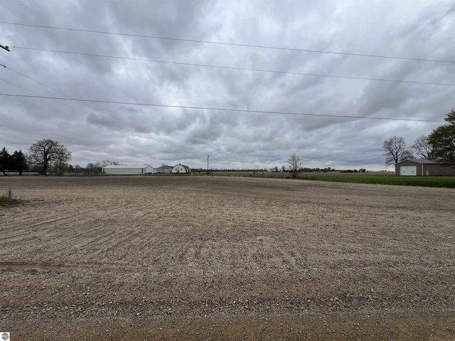 W Van Buren Rd, Alma, MI 48801