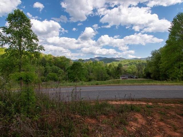 W Vineyard Rd, Hayesville, NC 28904
