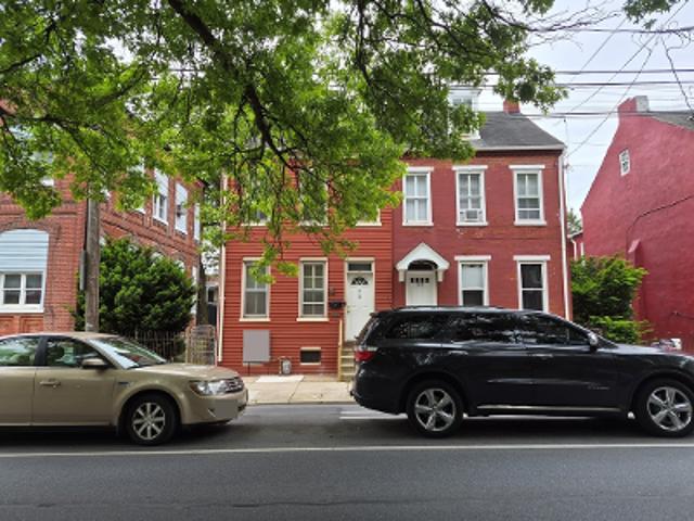 W Walnut St