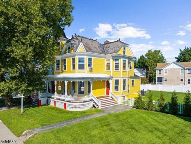 W Washington Ave, Washington, Home For Sale