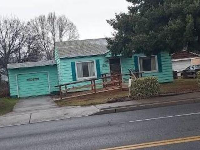 W Washington Ave