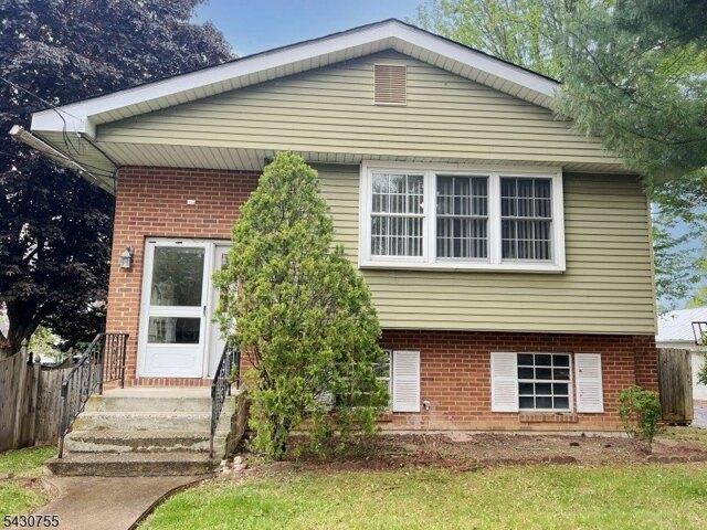 W Warren St, Washington, Home For Sale