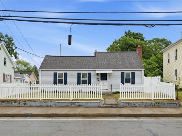 W Warwick Ave, West Warwick, Home For Sale