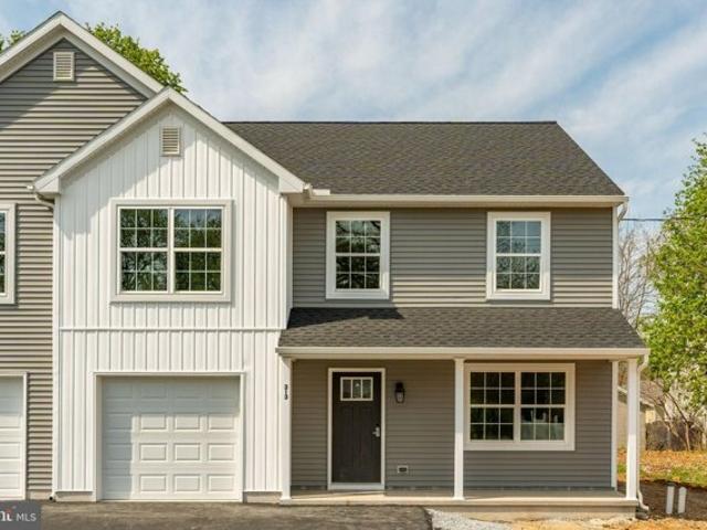 W Water St, Annville, Home For Sale