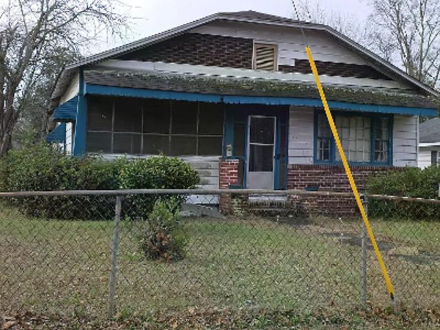W Williams St