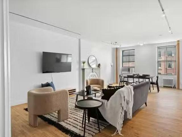 W 14th St, New York City, NY