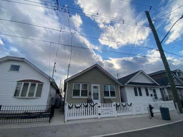 W 14th Rd