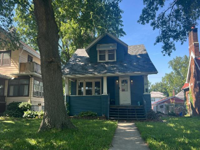W 16th St