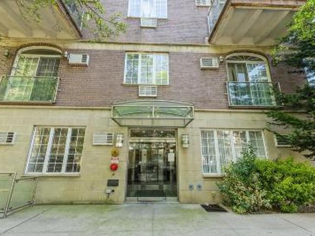 W 10th St Apt 1b
