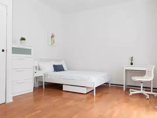 W 136th St #144