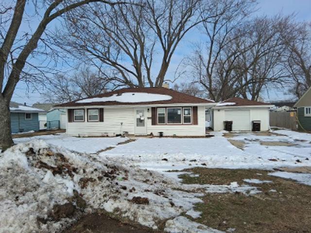 W 20th St