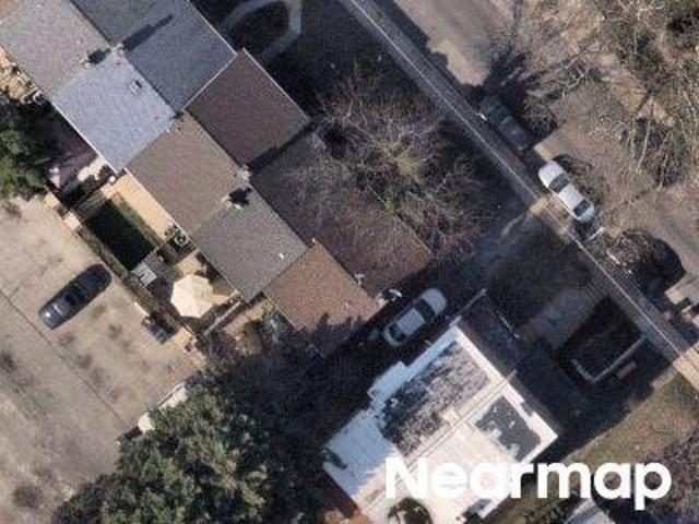 W 35th St