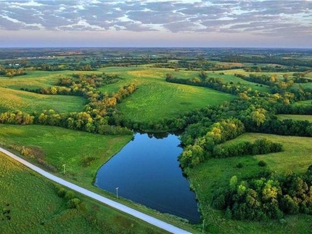 W 310th St, Bethany, MO 64424