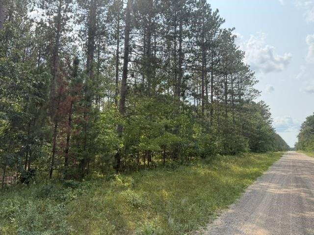 W 32nd Rd, Crivitz, WI 54114
