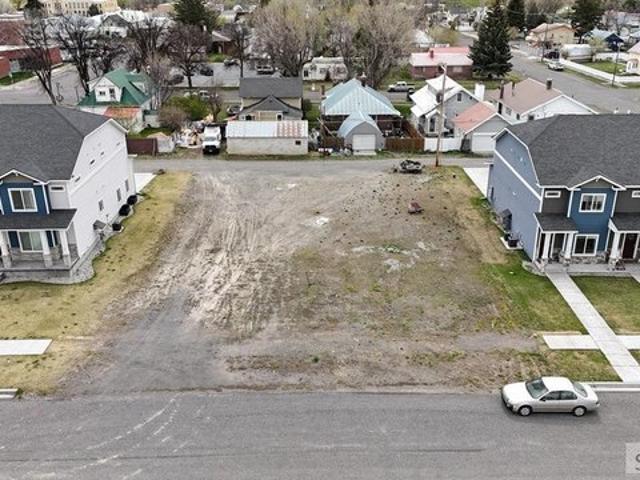 W 3rd N, Saint Anthony, ID 83445