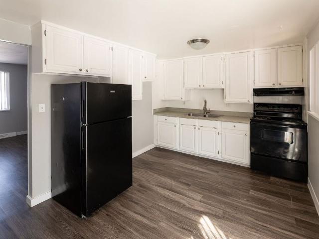 W. 46th Avenue 2 Bedroom Apartment for Rent at W 46th Ave, Wheat Ridge, CO 80033 Barths