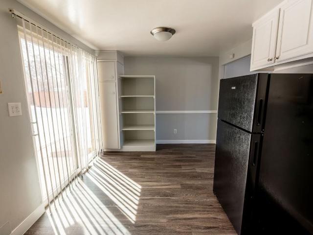 W. 46th Avenue 2 Bedroom Apartment for Rent at W 46th Ave, Wheat Ridge, CO 80033 Barths