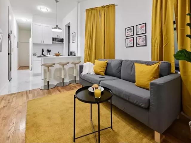 W 42nd St #793