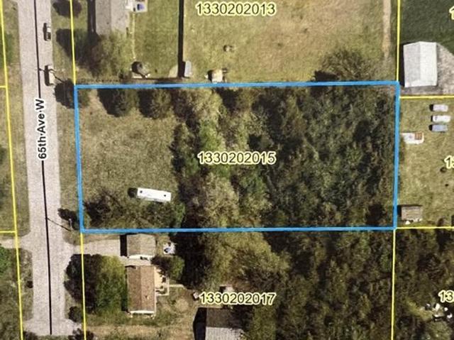 W 65th Ave, Muscatine, IA 52761