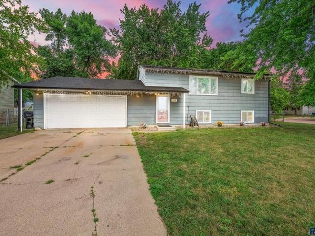 W 61st St, Sioux Falls, SD 57106
