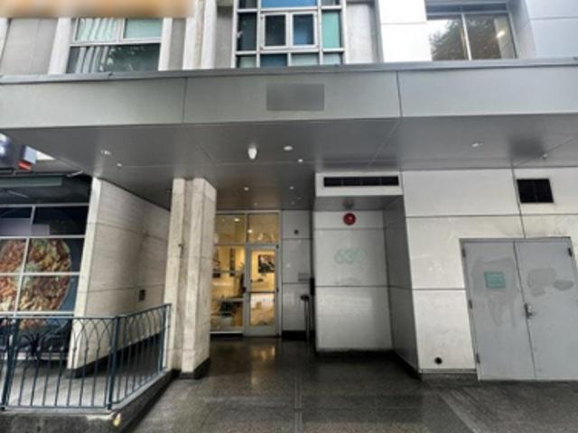 W 6th St Apt 104