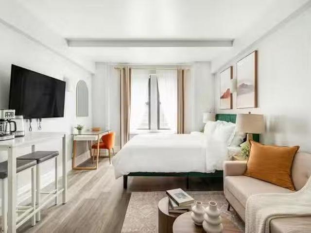 W 73rd St, New York City, NY