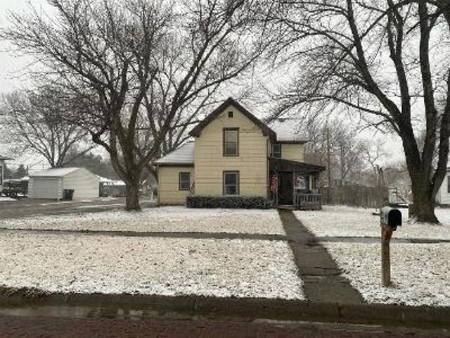 W 8th St