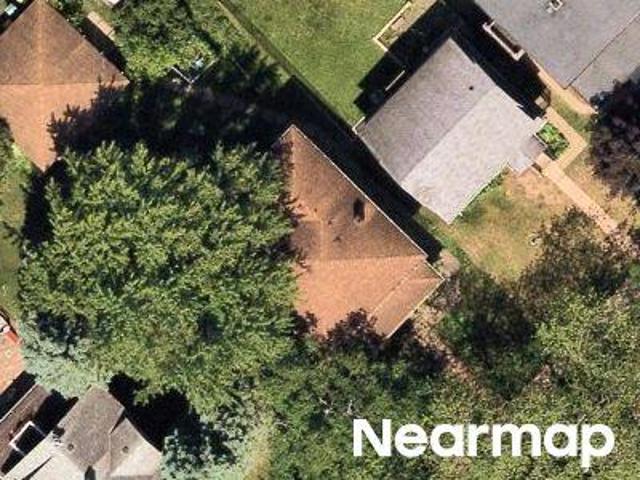 W 8th St