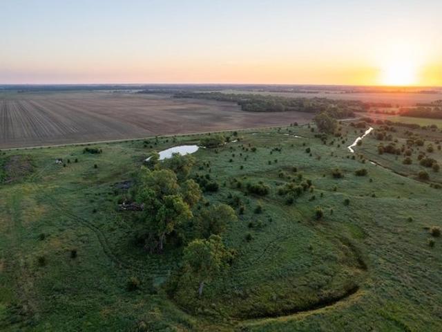 W 95th St S, Viola, KS 67149