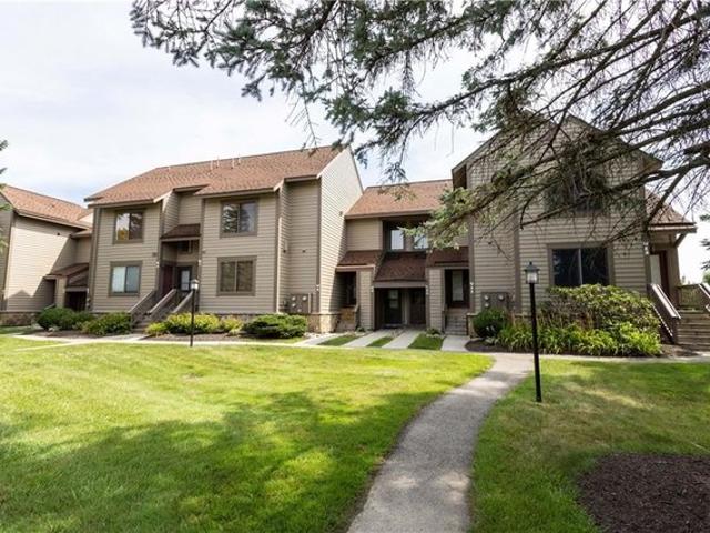 W 9 Sunridge Dr, Champion, PA 15622