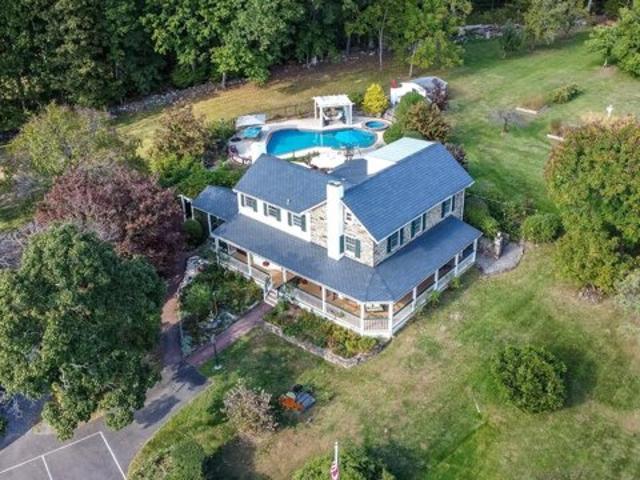 Wambold Rd, Green Lane, Home For Sale